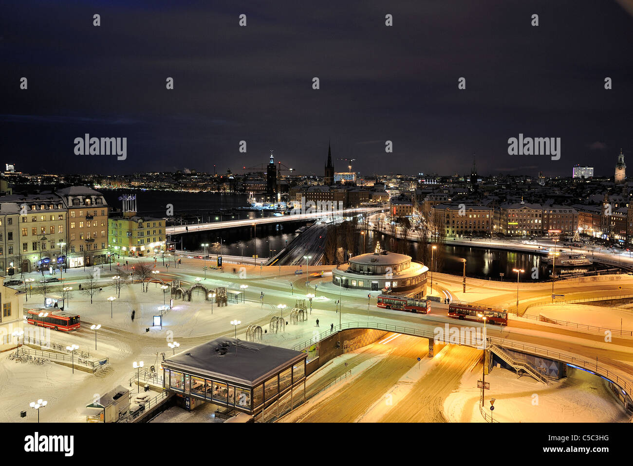 Waterfront roads and houses hi-res stock photography and images - Alamy