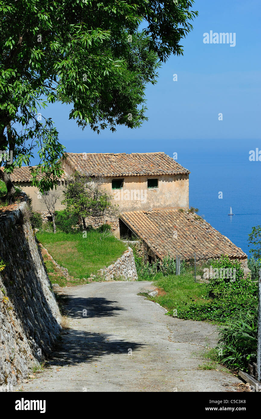 Old pathway hi-res stock photography and images - Alamy