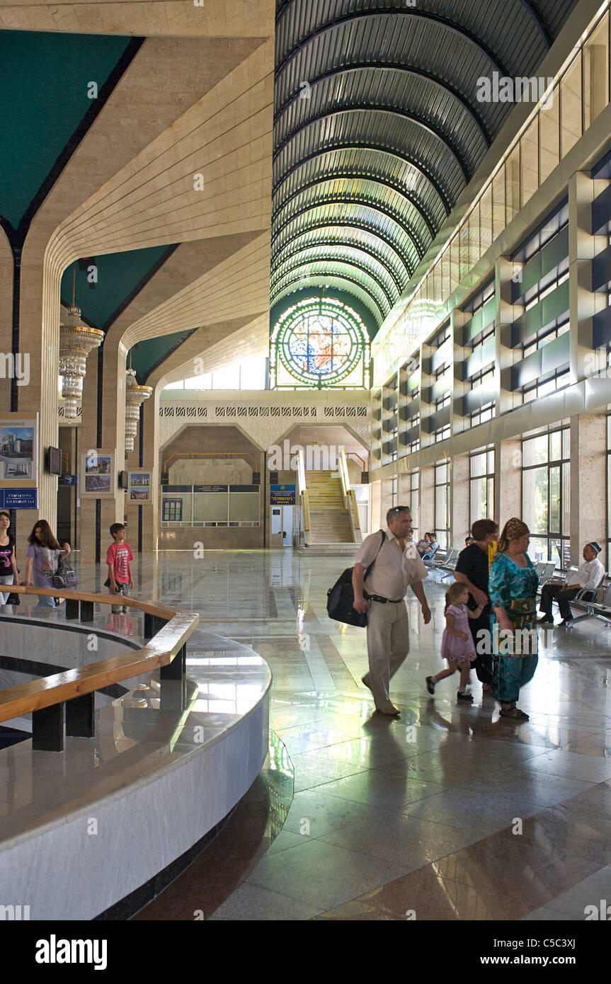 Interior of Samarkand railway station, Uzbekistan Stock Photo - Alamy