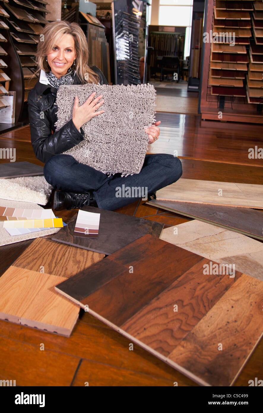 Retail establishment hi-res stock photography and images - Alamy