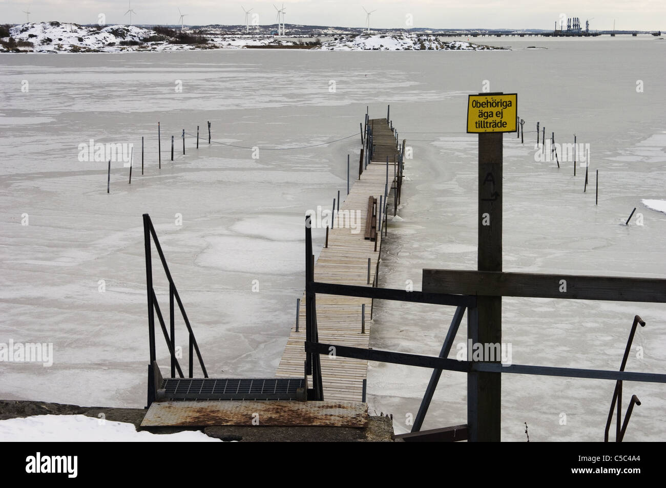 Harbour Entrance Poles High Resolution Stock Photography and Images - Alamy