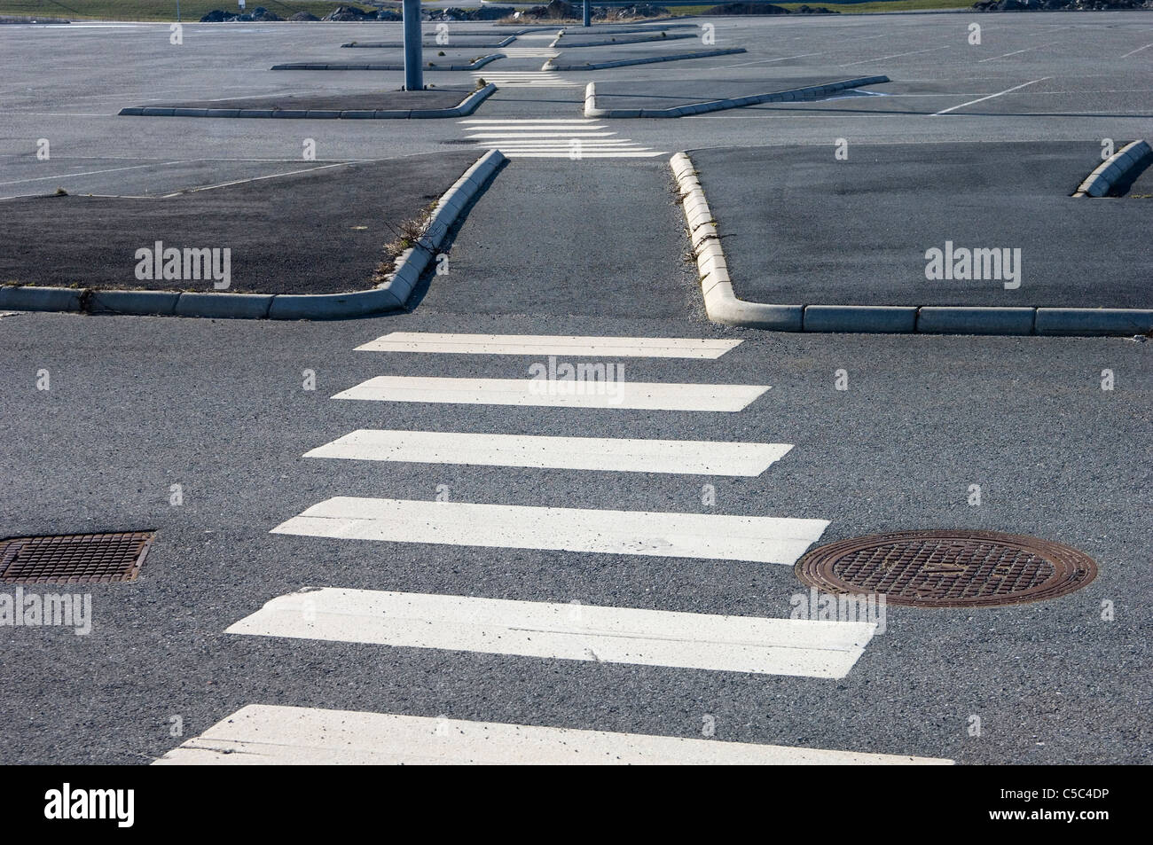 Manhole road hi-res stock photography and images - Alamy