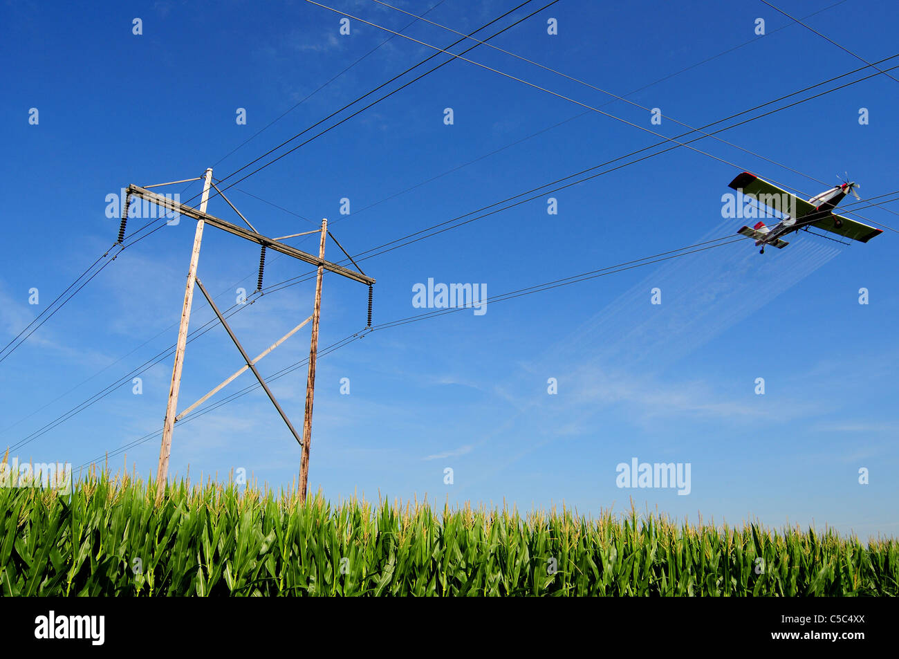 Crop dusting airplane spraying corn hi-res stock photography and images ...