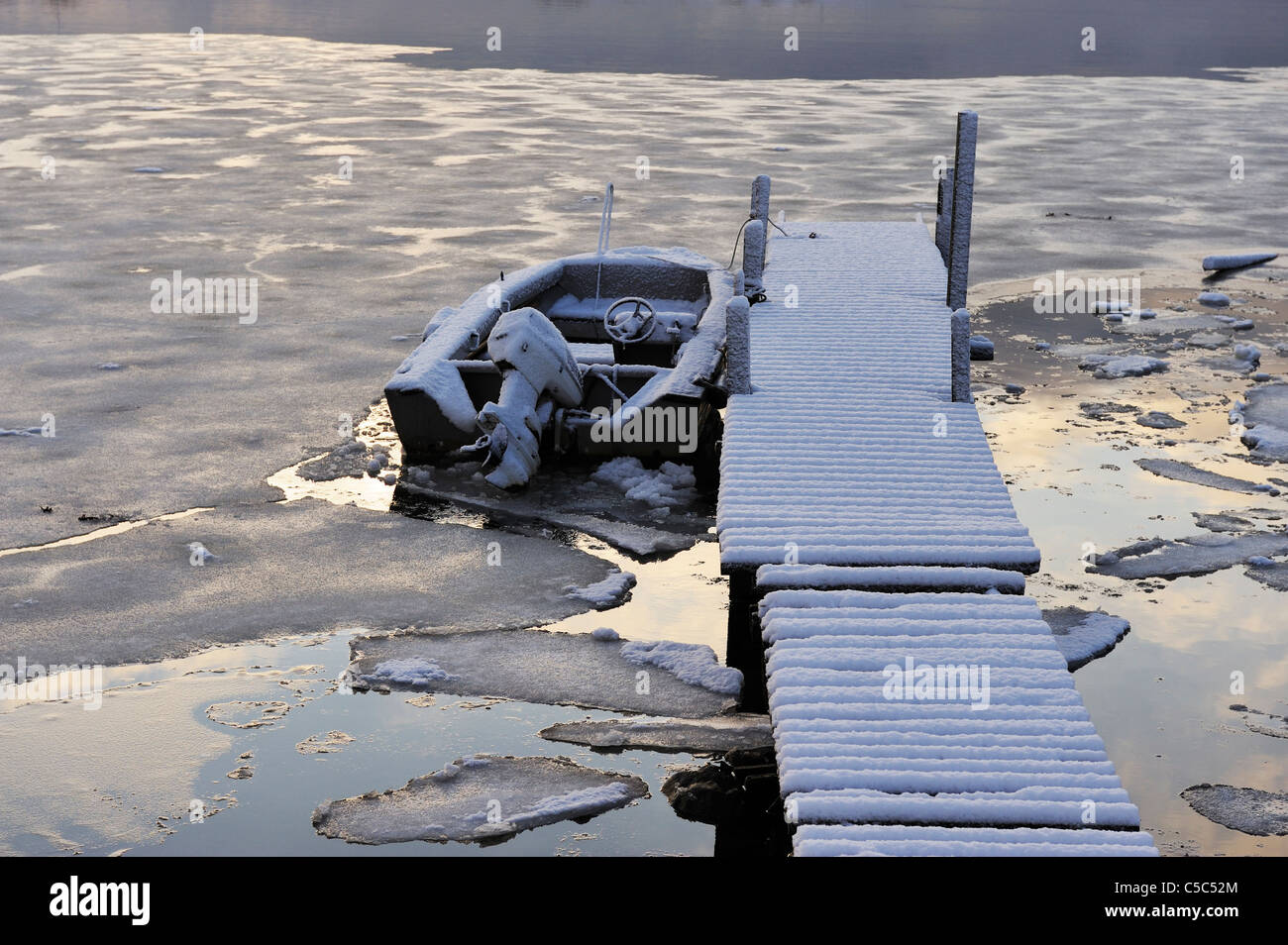Motor ice boat hi-res stock photography and images - Alamy