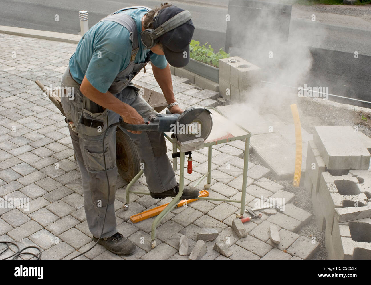 Stonecutter hi-res stock photography and images - Alamy