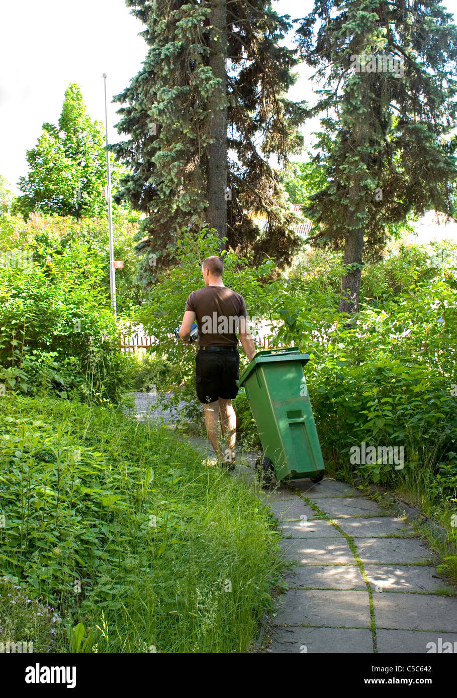 Dragging Container High Resolution Stock Photography and Images - Alamy