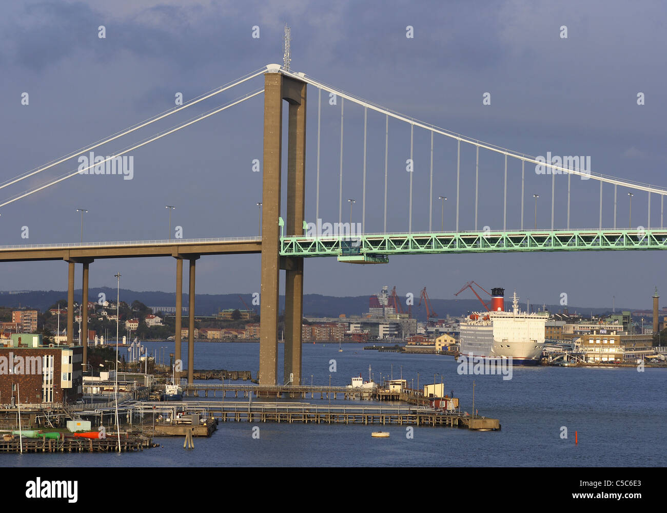 Short span bridge hi-res stock photography and images - Alamy