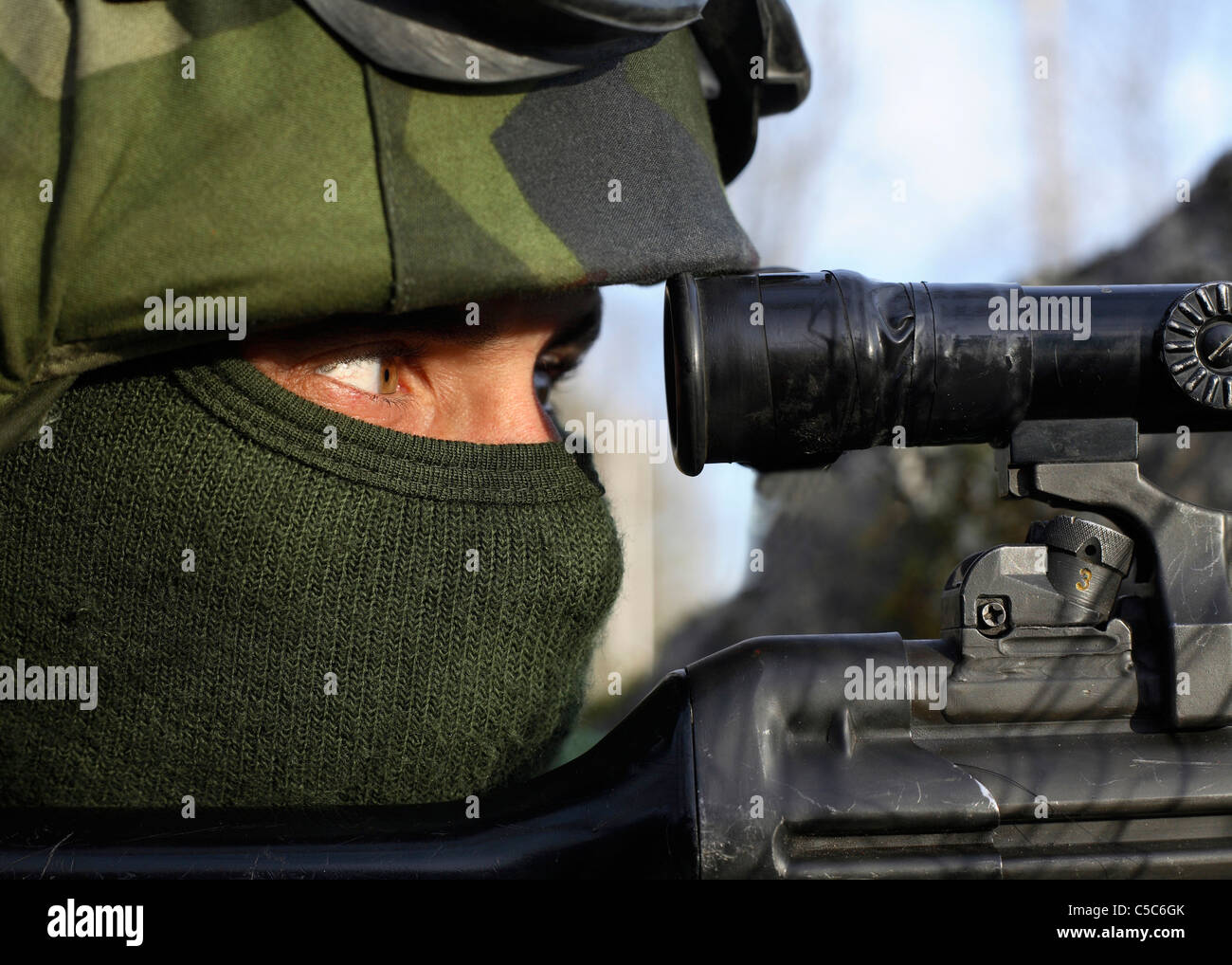 Soldier profile hi-res stock photography and images - Alamy