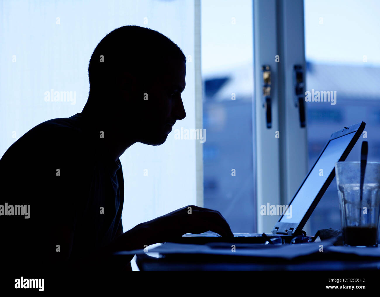 Laptop silhouette hi-res stock photography and images - Alamy