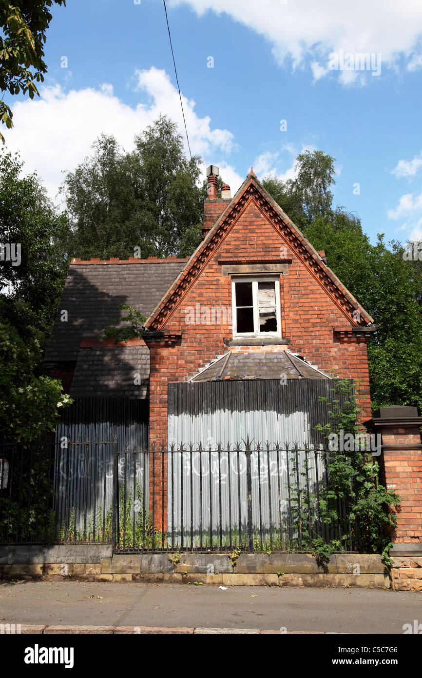 An unoccupied house in the U.K Stock Photo - Alamy