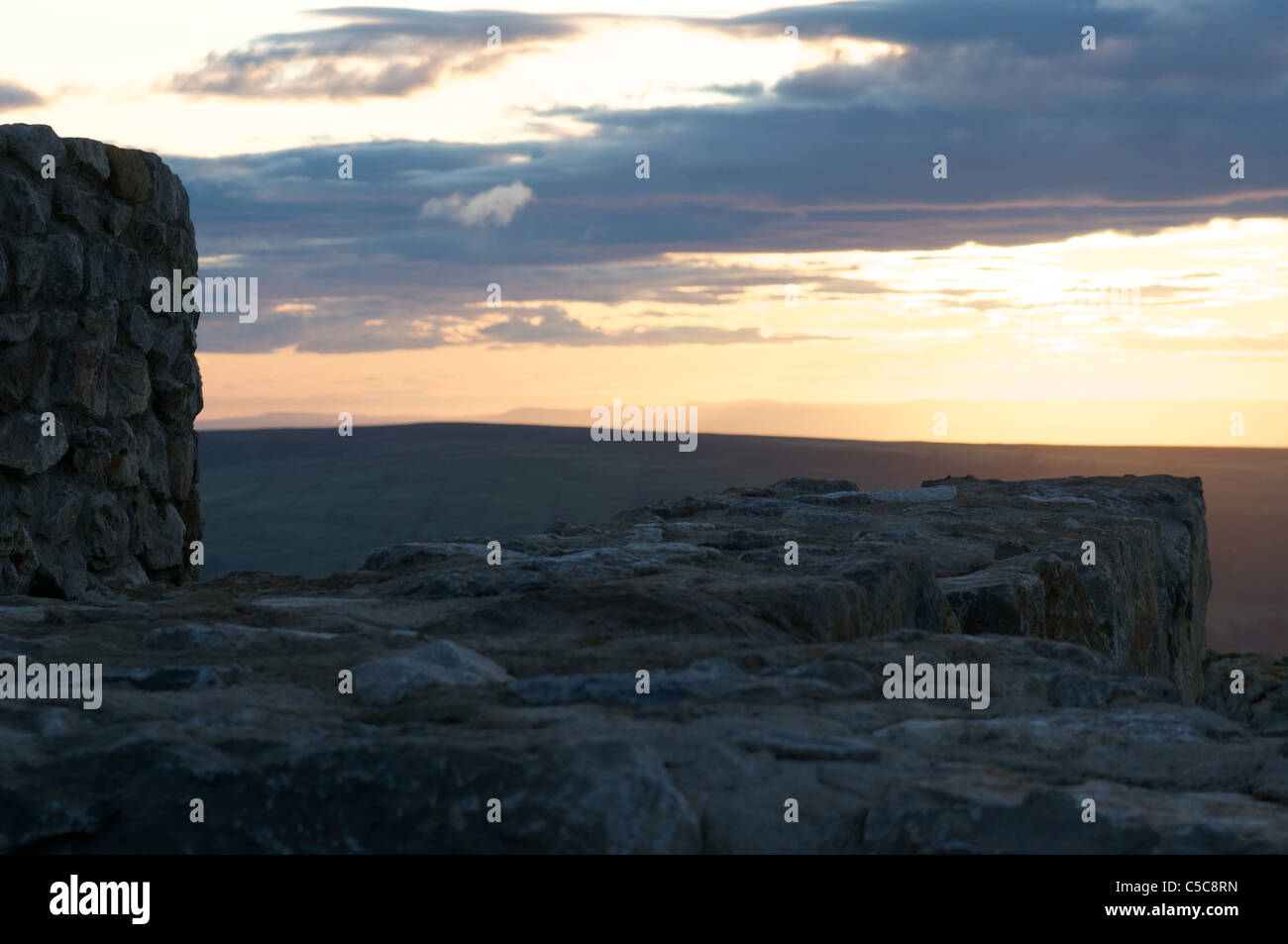 Beautiful Sunrise over Coldstones Cut Limestone Monument near Pateley ...