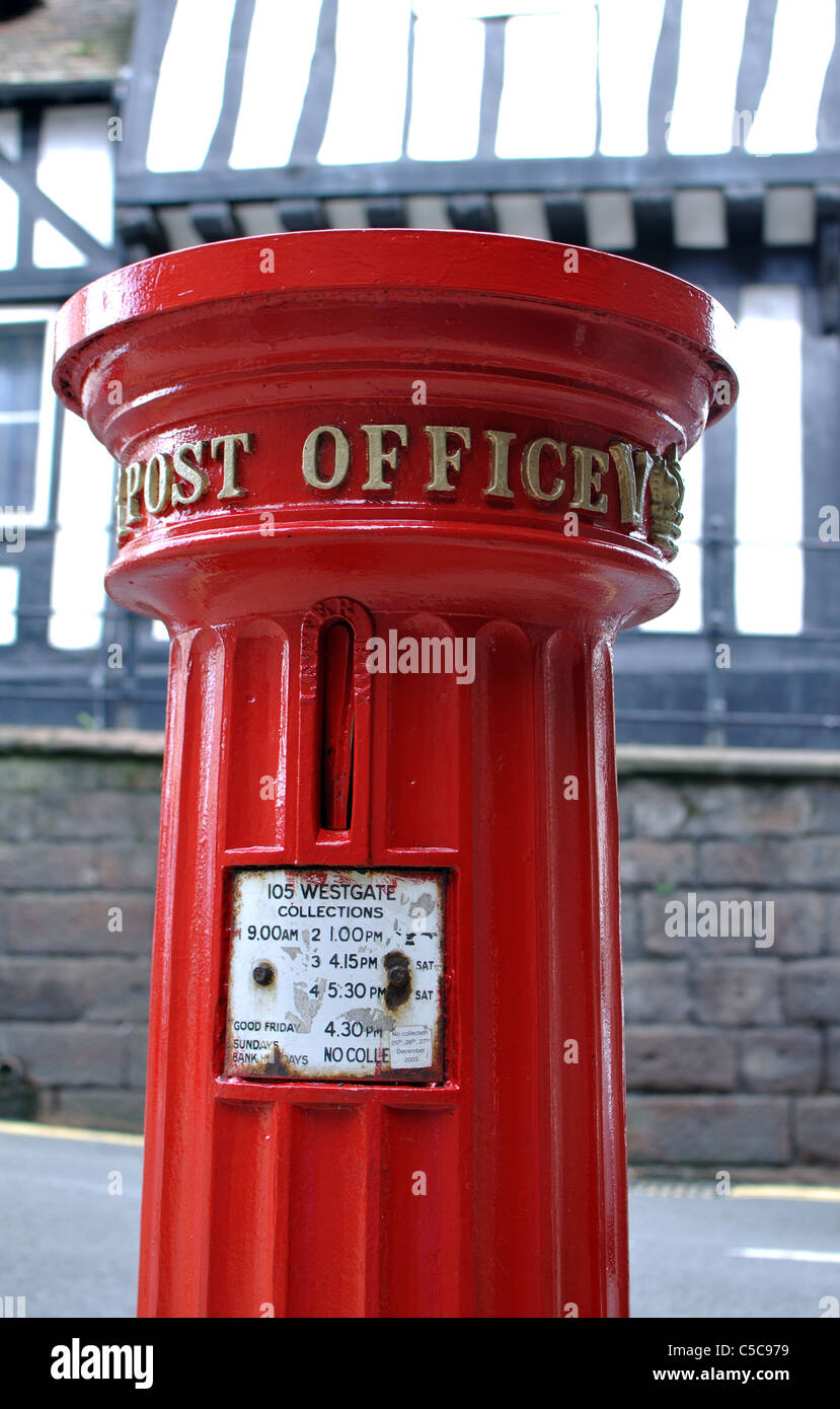 Victorian post box at Westgate, Warwick, UK Stock Photo - Alamy