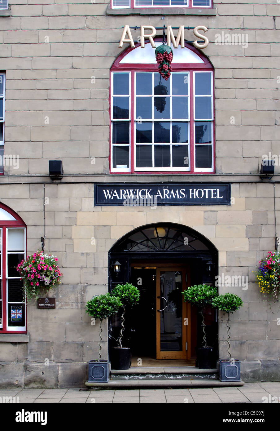 Warwick Arms Hotel, Warwick, Warwickshire, England, UK Stock Photo - Alamy