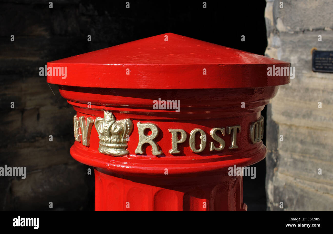 Victorian lettering hi-res stock photography and images - Alamy