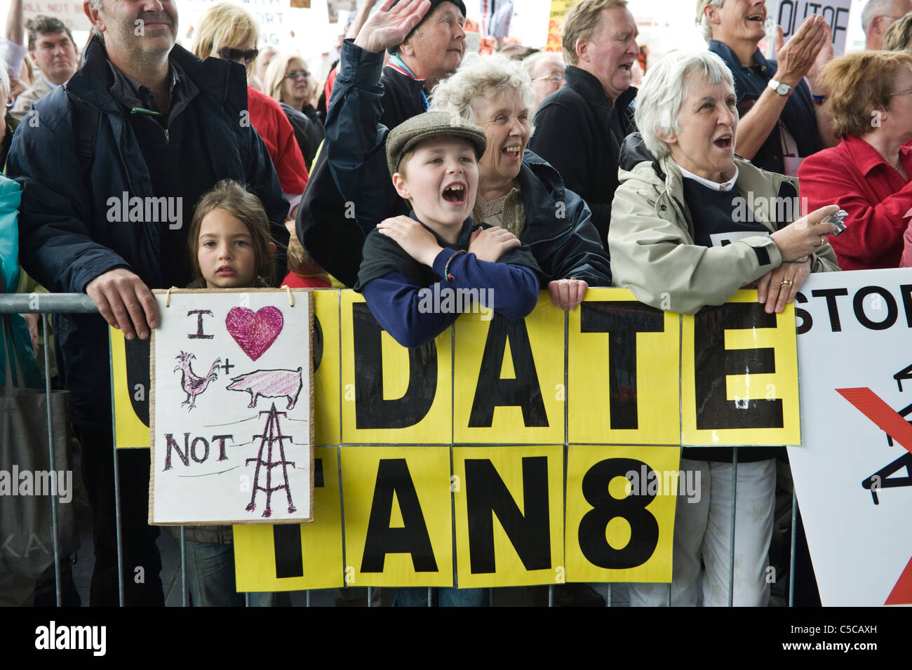 Protesters protestors hi-res stock photography and images - Alamy