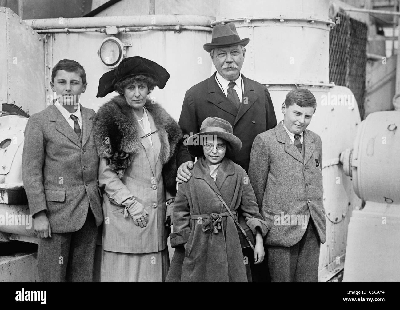 Vintage photo of Sir Arthur Conan Doyle and family Stock Photo - Alamy