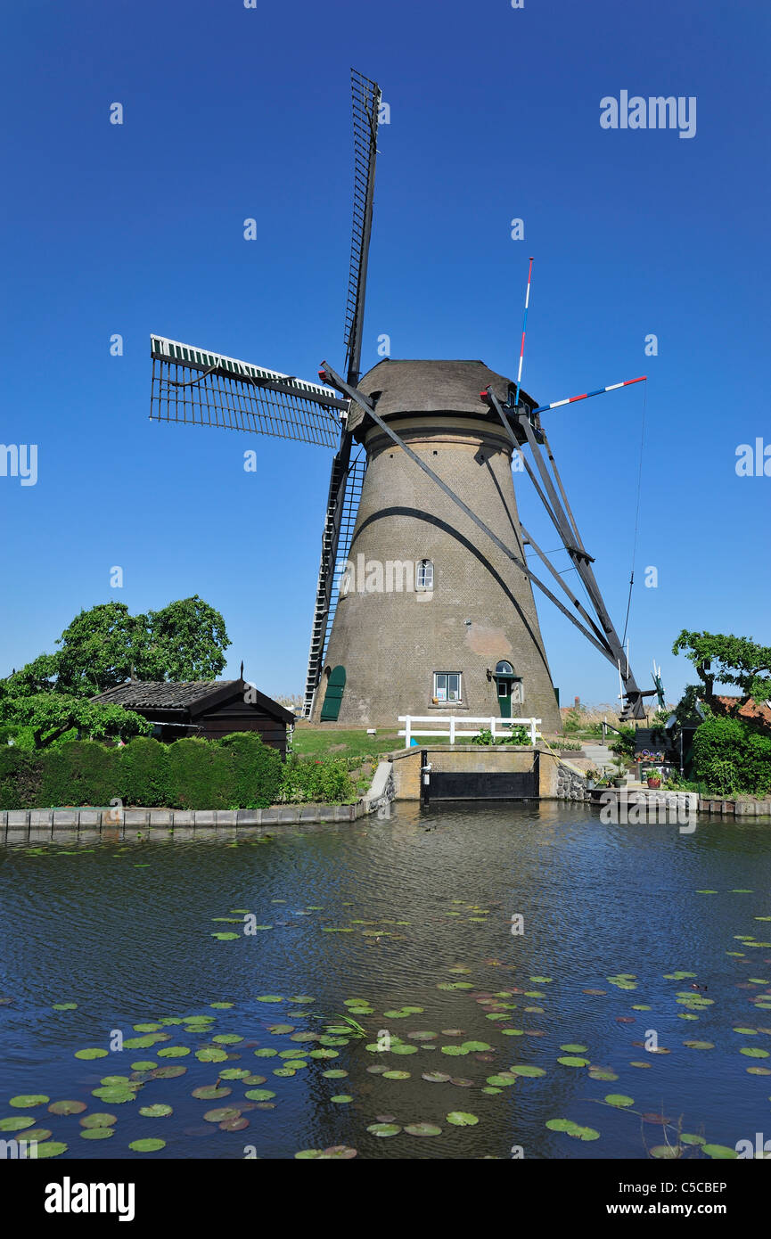 Traditional windmills along a canal hi-res stock photography and images ...