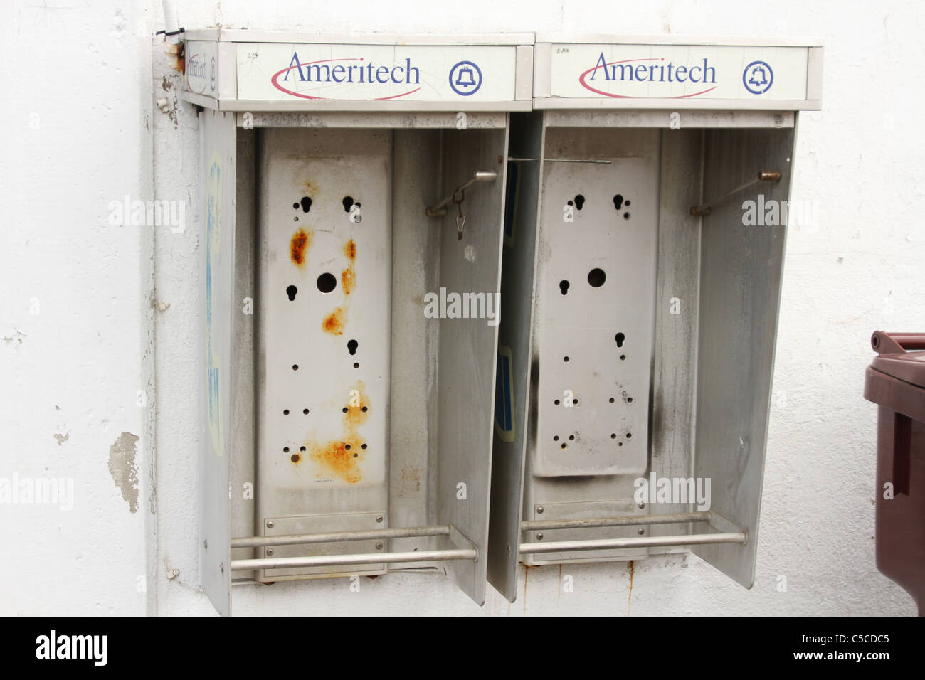 American telephone booth hi-res stock photography and images - Alamy