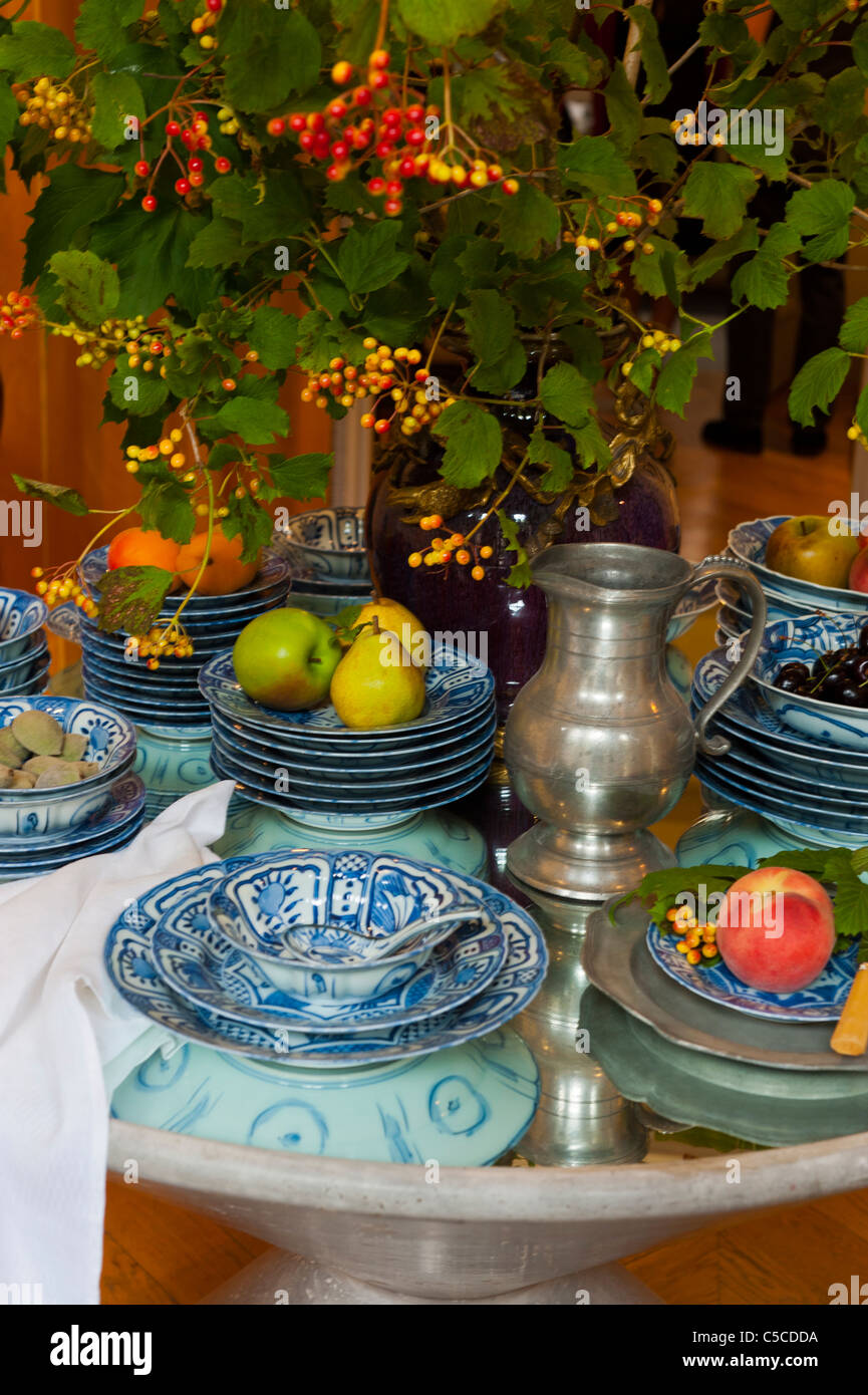 Setting up display hi-res stock photography and images - Alamy