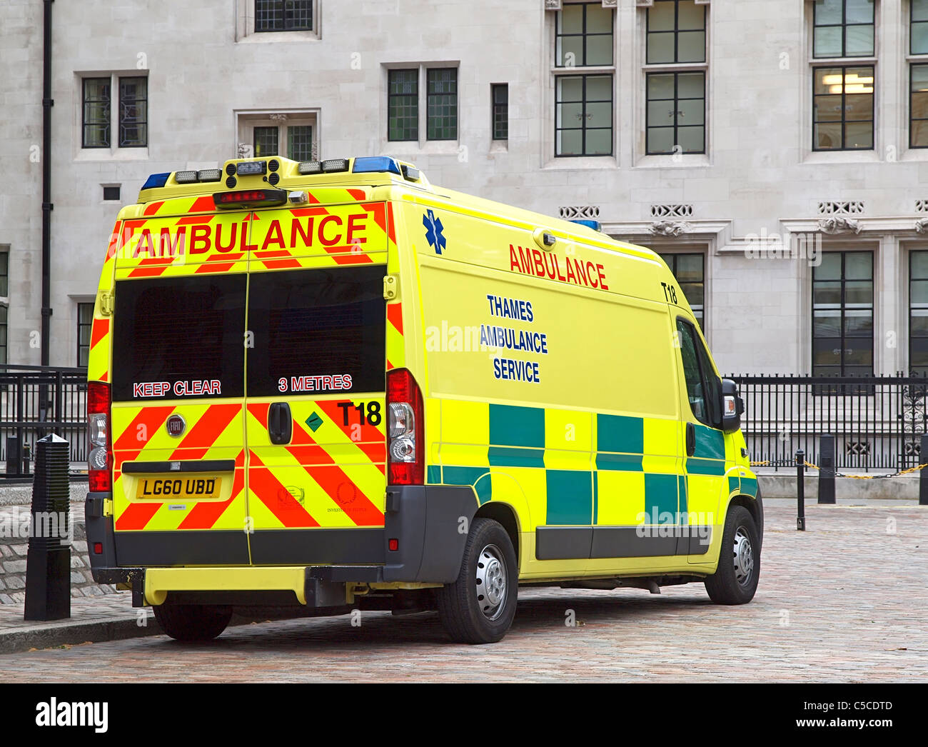 London ambulance westminster hi-res stock photography and images - Alamy