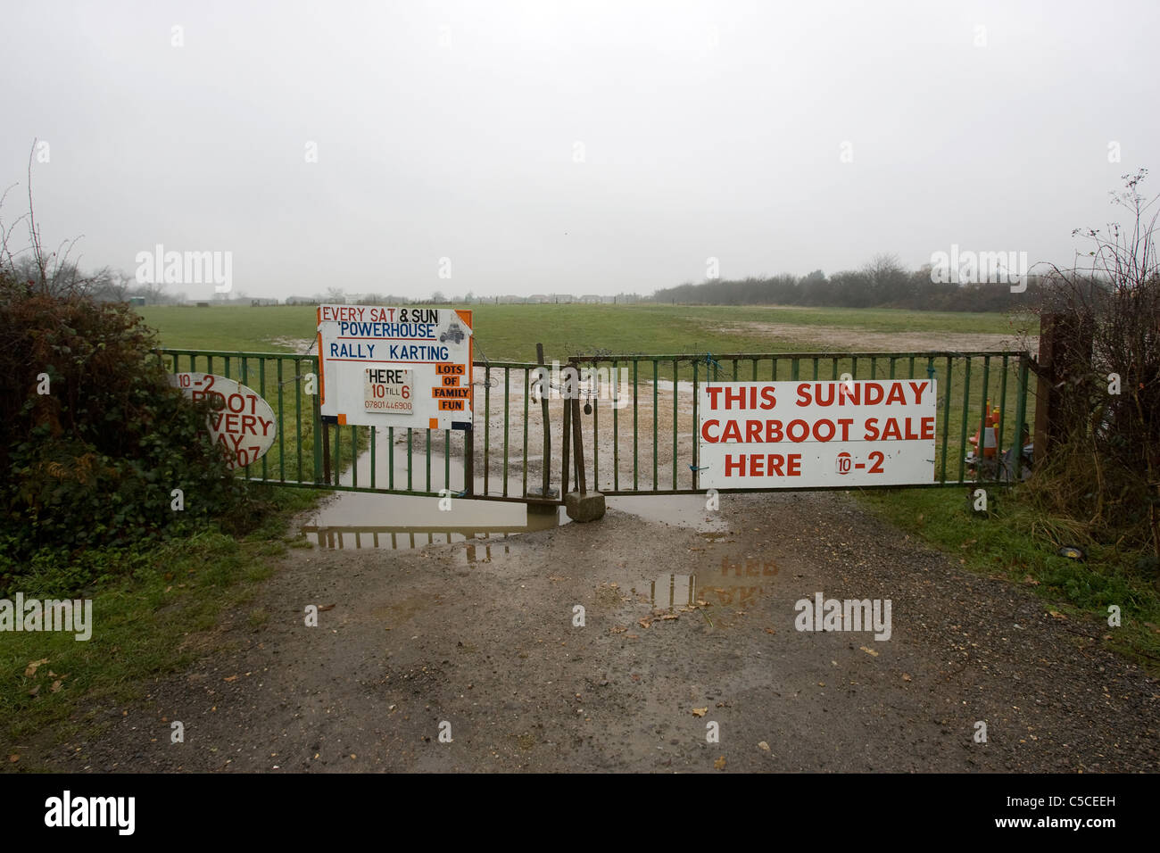 Car boot sale sign hi-res stock photography and images - Alamy