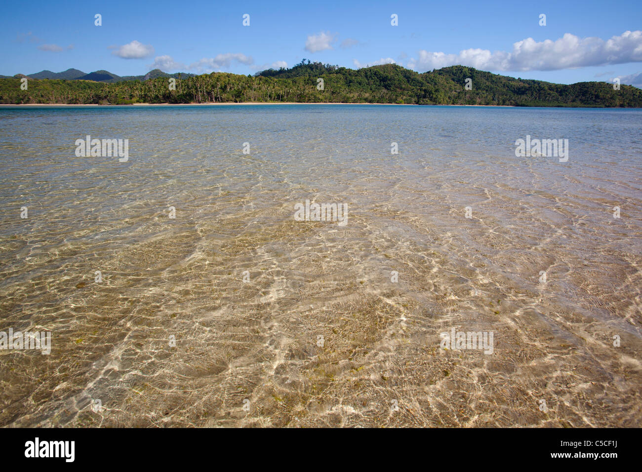 Shallow water near island daytime hi-res stock photography and images ...