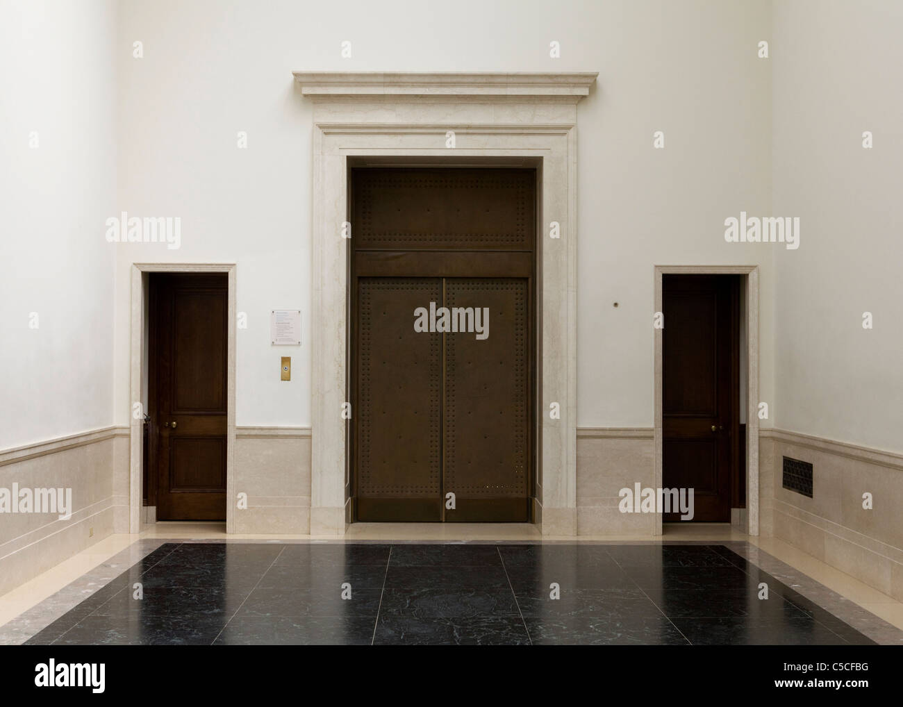 Elevator bay hi-res stock photography and images - Alamy