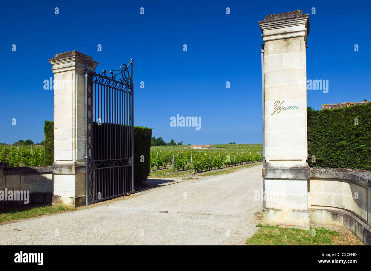Chateau gate hi-res stock photography and images - Alamy