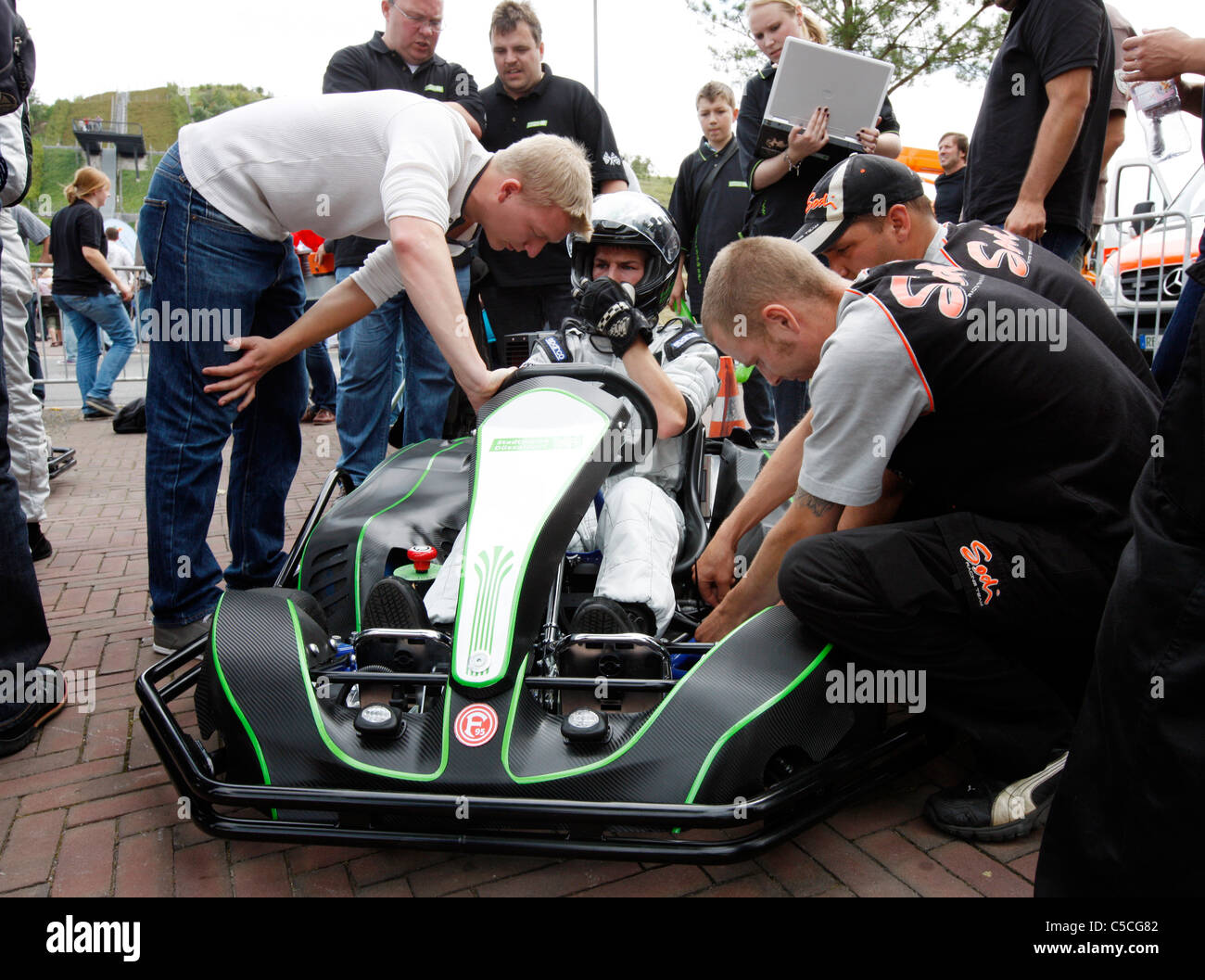 Hydrogen fuel cell cart race. Experimental construction of engines ...