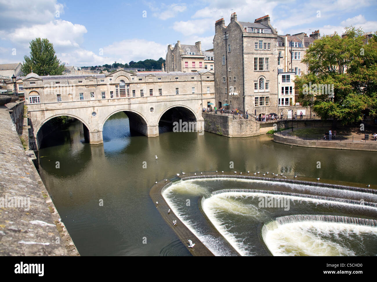 Pulteney bridge weir bath england hi-res stock photography and images ...