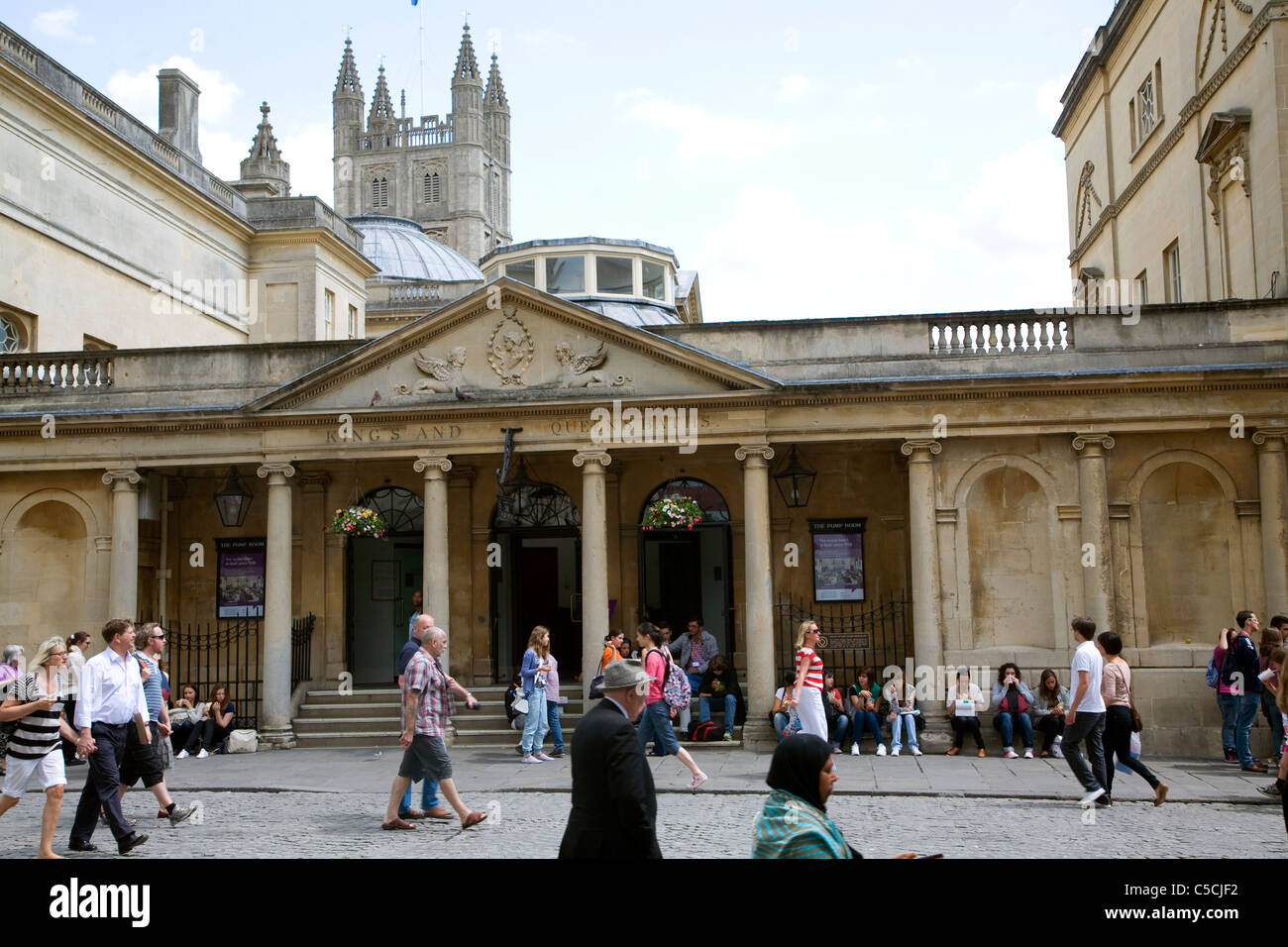 The King's and Queen's Baths and Bath Abbey, Bath, England Stock Photo ...