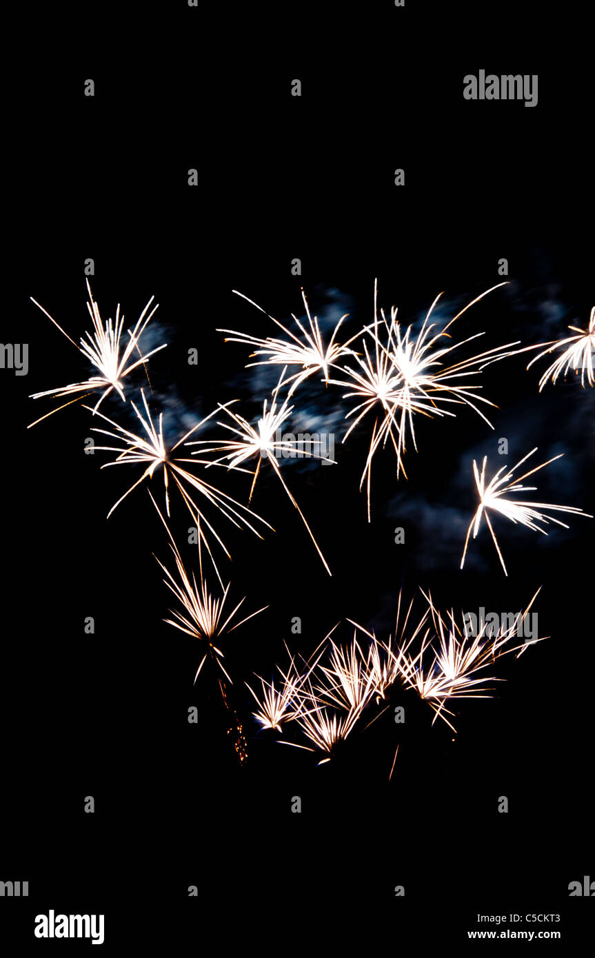 White fireworks hi-res stock photography and images - Alamy