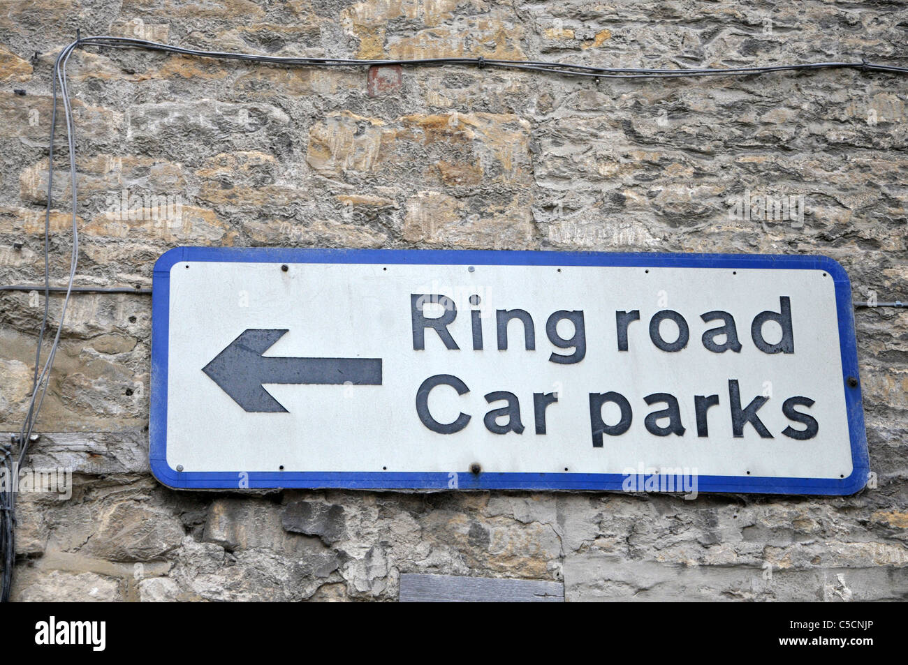 Road sign direction uk hi-res stock photography and images - Alamy
