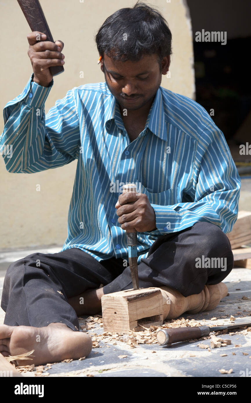 Indian carpenter at work Stock Photo - Alamy