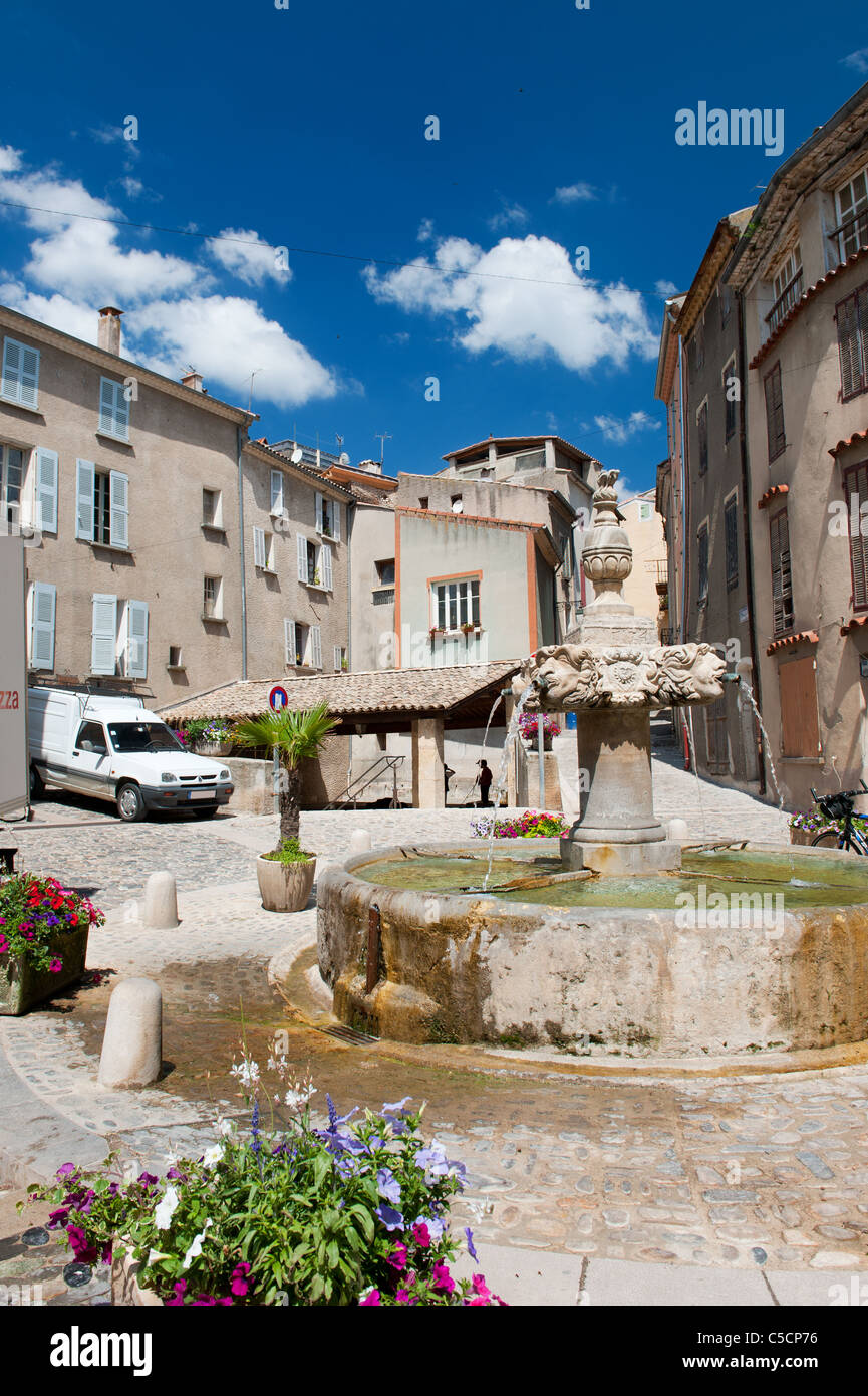 Old French village Valensole with square and fountain Stock Photo - Alamy