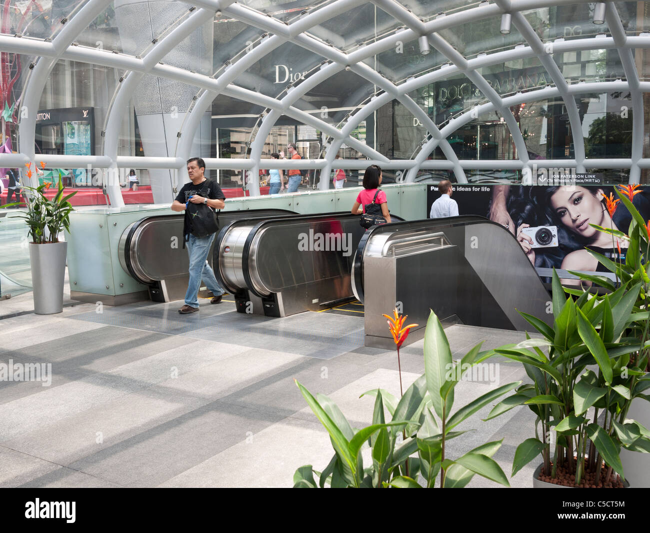 Entry to ION Orchard MRT station, Orchard Rd, Singapore Stock Photo - Alamy