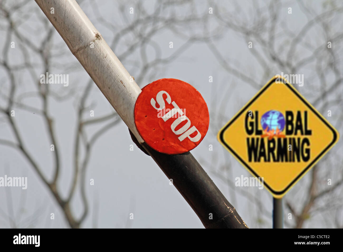Stop signboard hi-res stock photography and images - Alamy