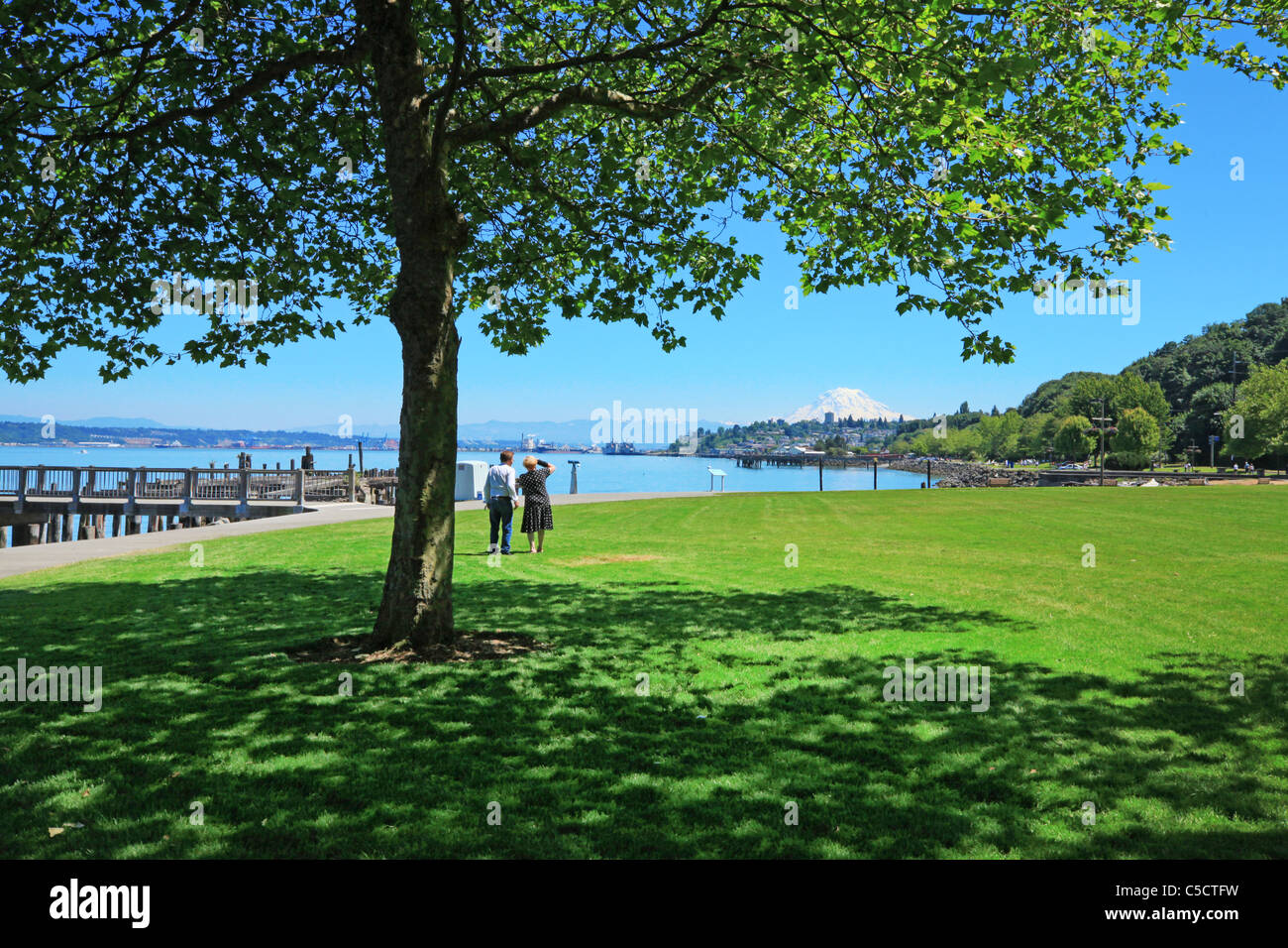 Tacoma, WA Ruston Way waterfront with pier and Mt.Rainier during summer ...
