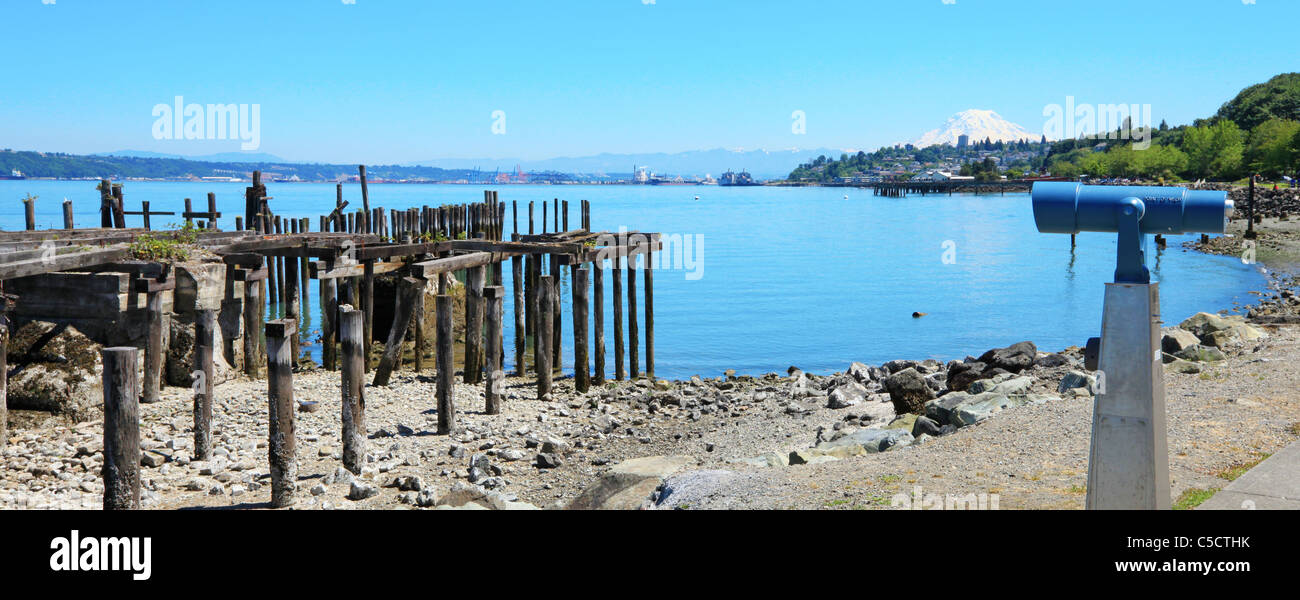 Tacoma, WA Ruston Way waterfront with pier and Mt.Rainier during summer ...