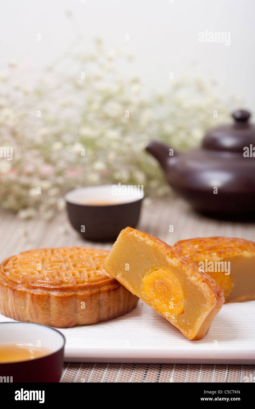 Moon Cakes and Tea Stock Photo - Alamy