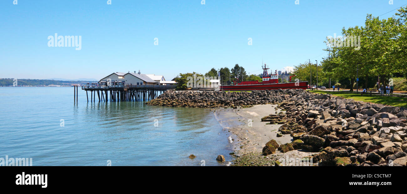 Tacoma, WA Ruston Way waterfront with pier and Mt.Rainier during summer ...