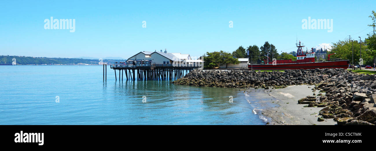 Tacoma, WA Ruston Way waterfront with pier and Mt.Rainier during summer ...