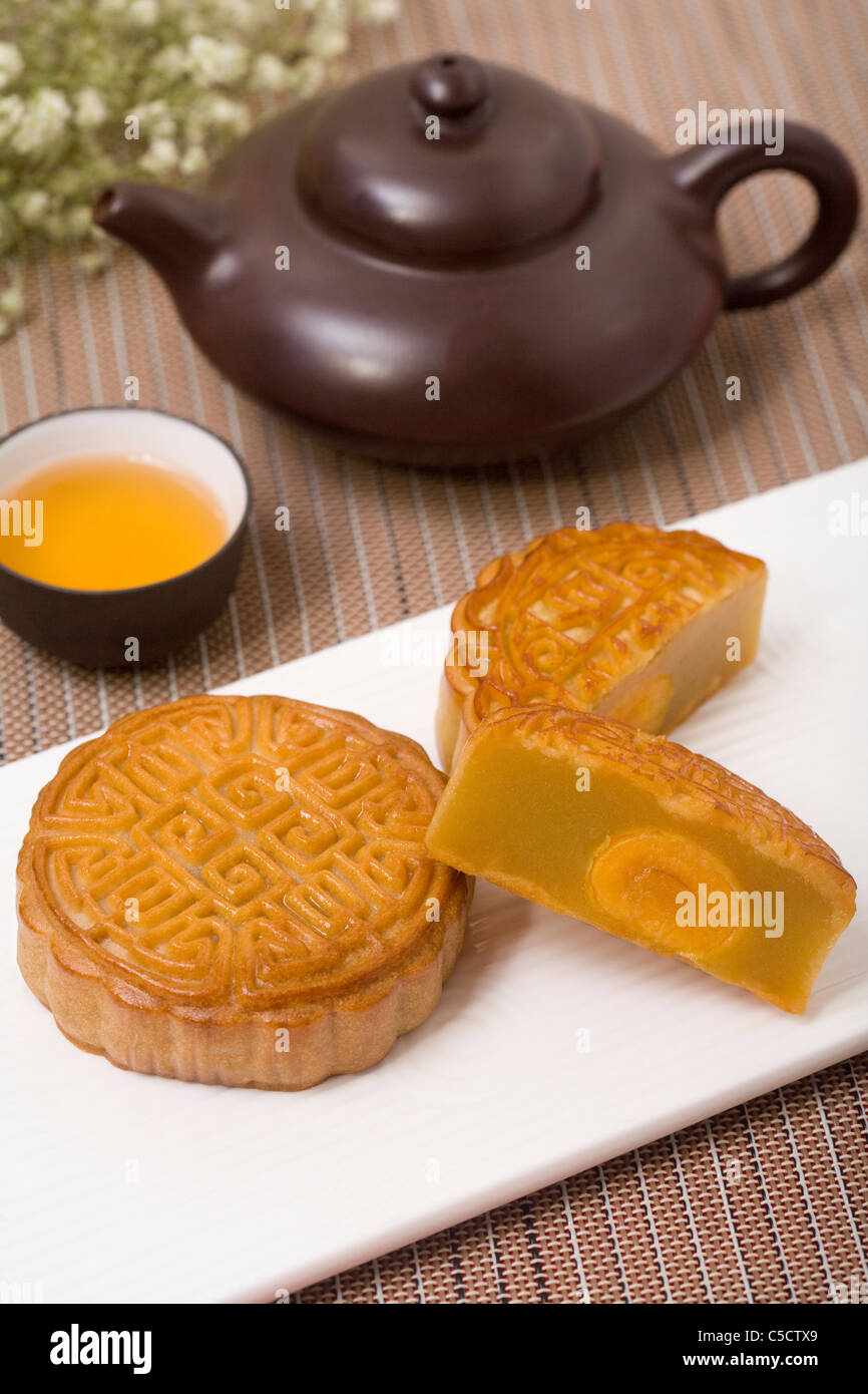 Moon Cakes and Tea Stock Photo - Alamy