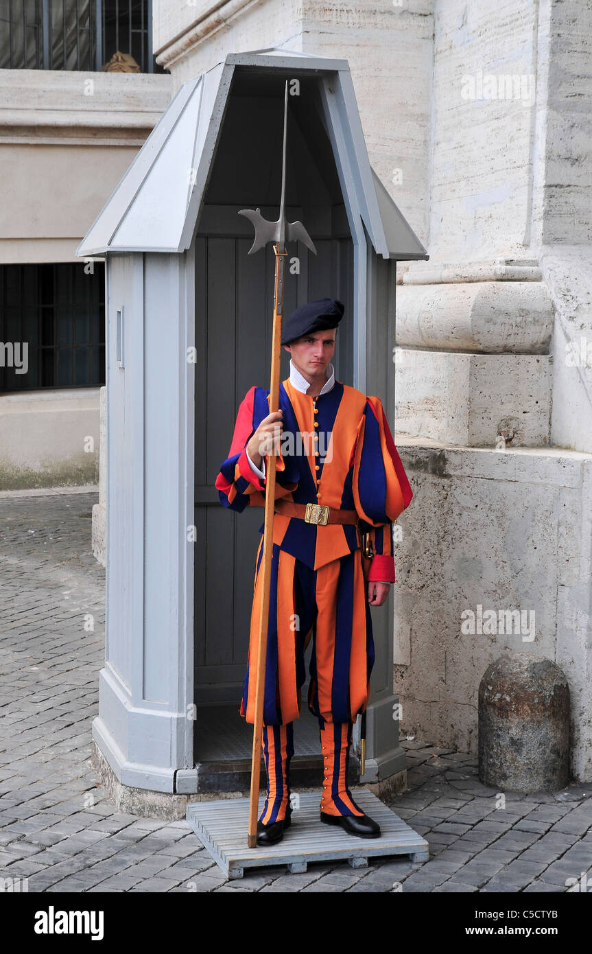 Swiss guard hi-res stock photography and images - Alamy