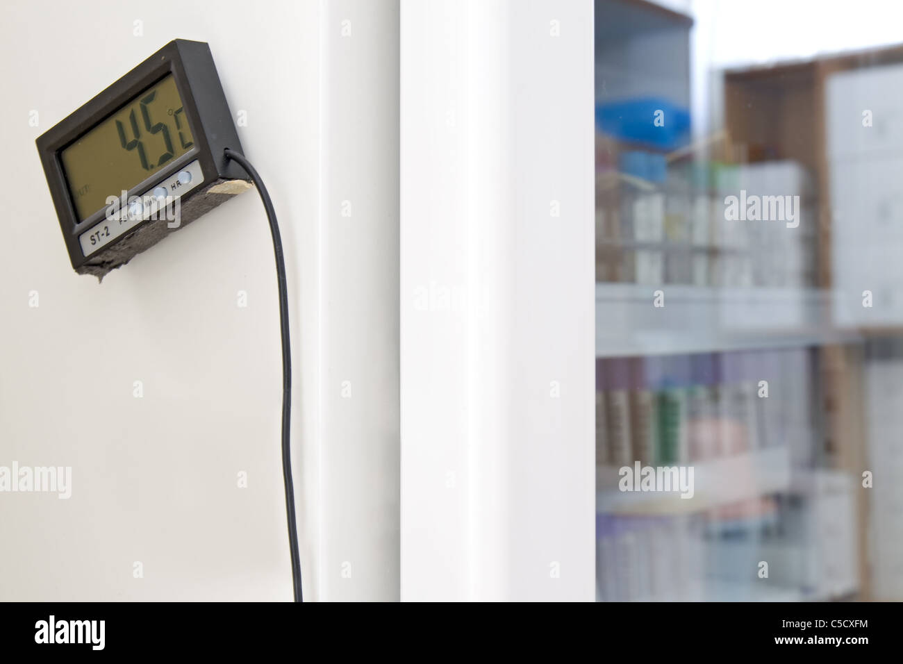 Blood samples in a cool box in the laboratory Stock Photo - Alamy