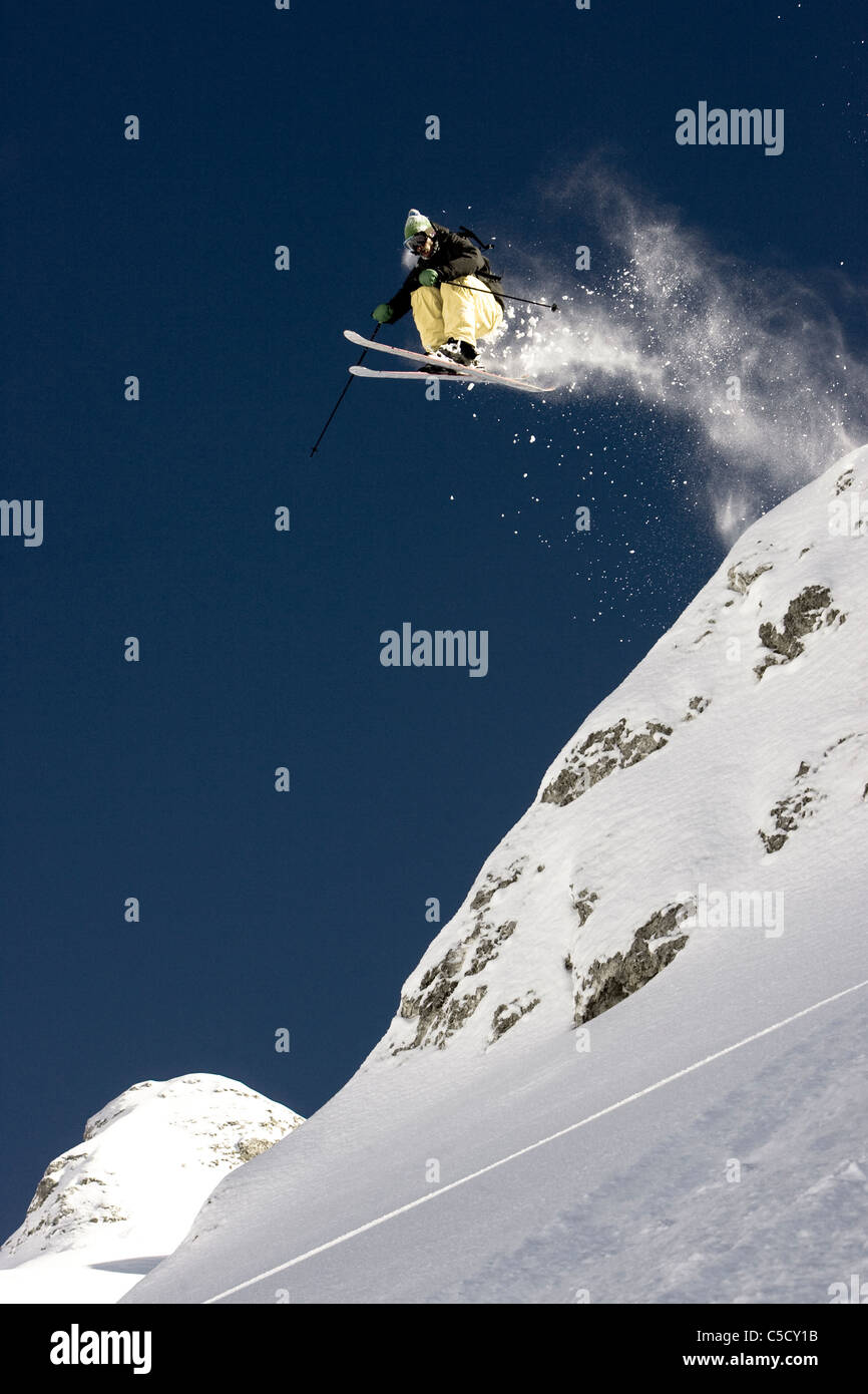 Man jumping off the cliff hi-res stock photography and images - Alamy
