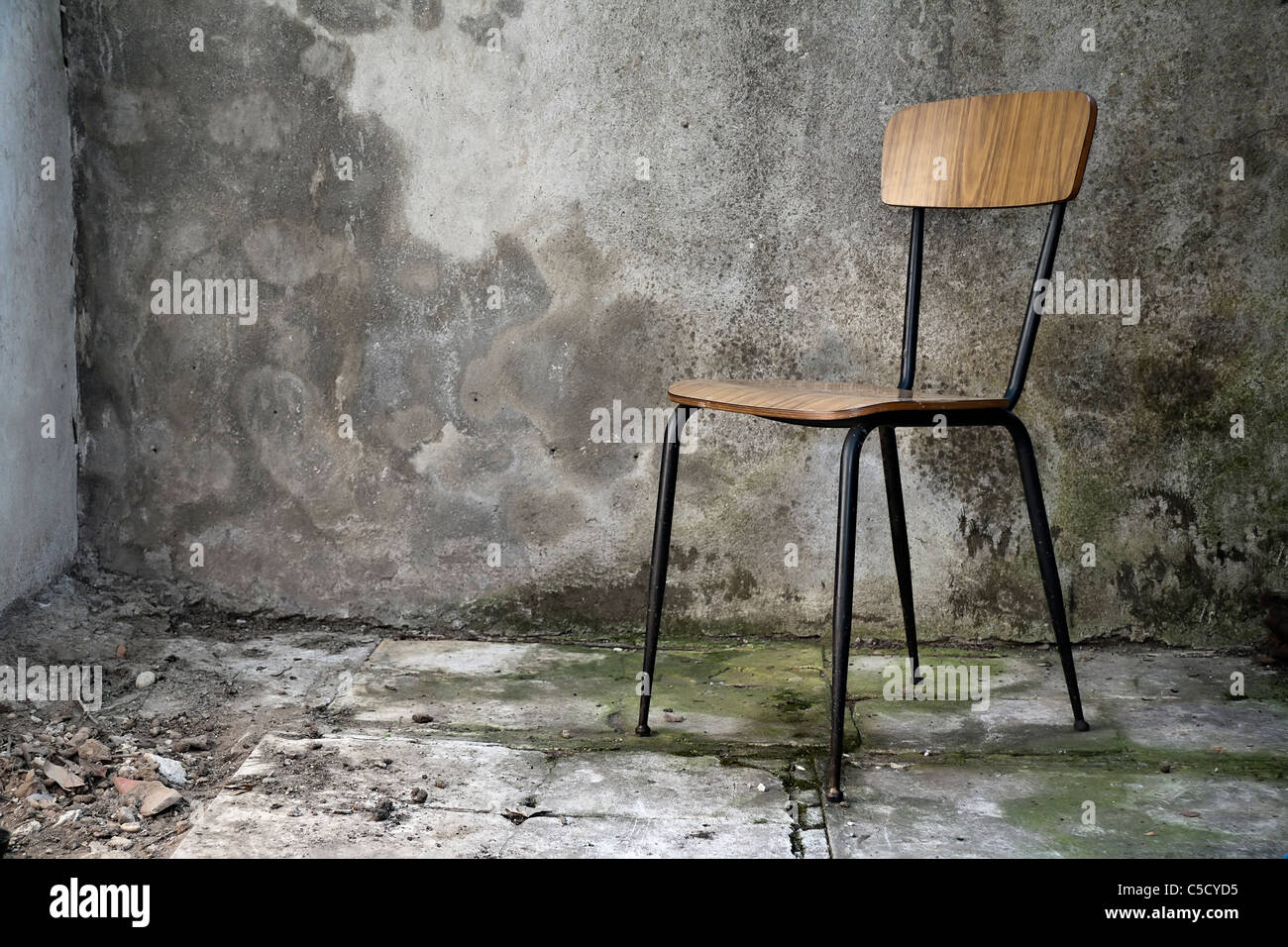 Grunge chair hi-res stock photography and images - Alamy
