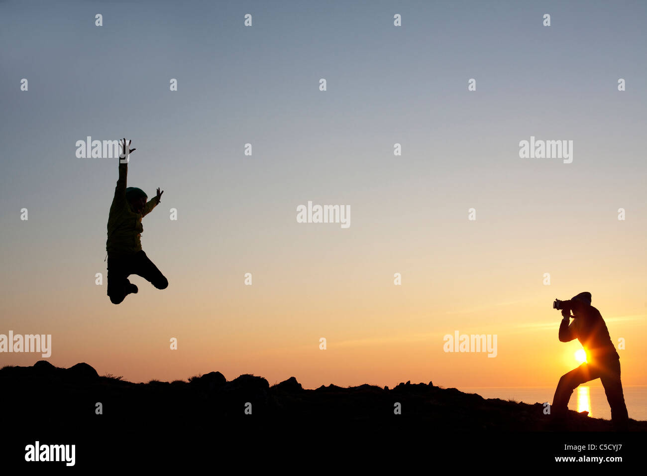 Jumping silhouettes hi-res stock photography and images - Alamy