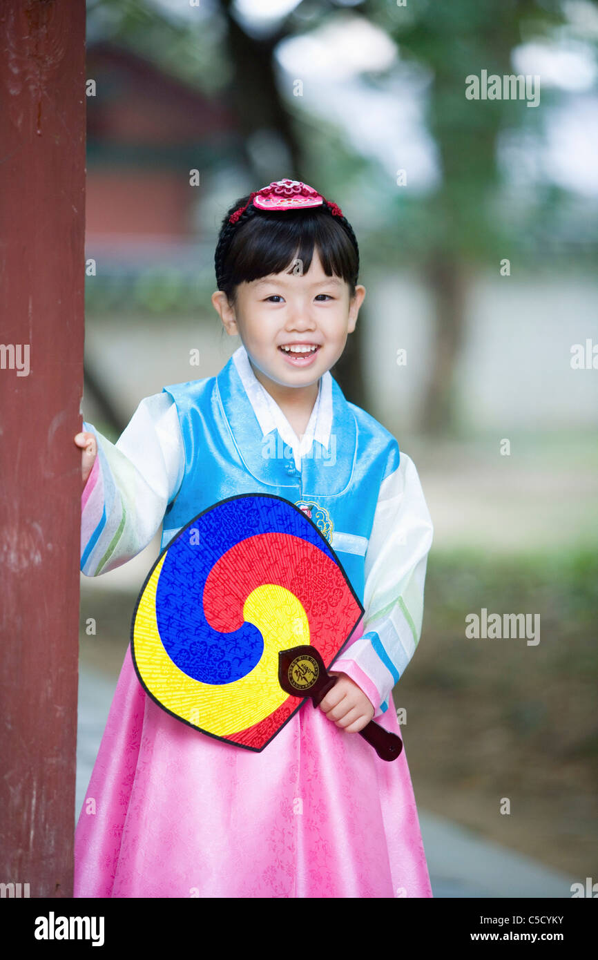Korean traditional folding fan hi-res stock photography and images - Alamy