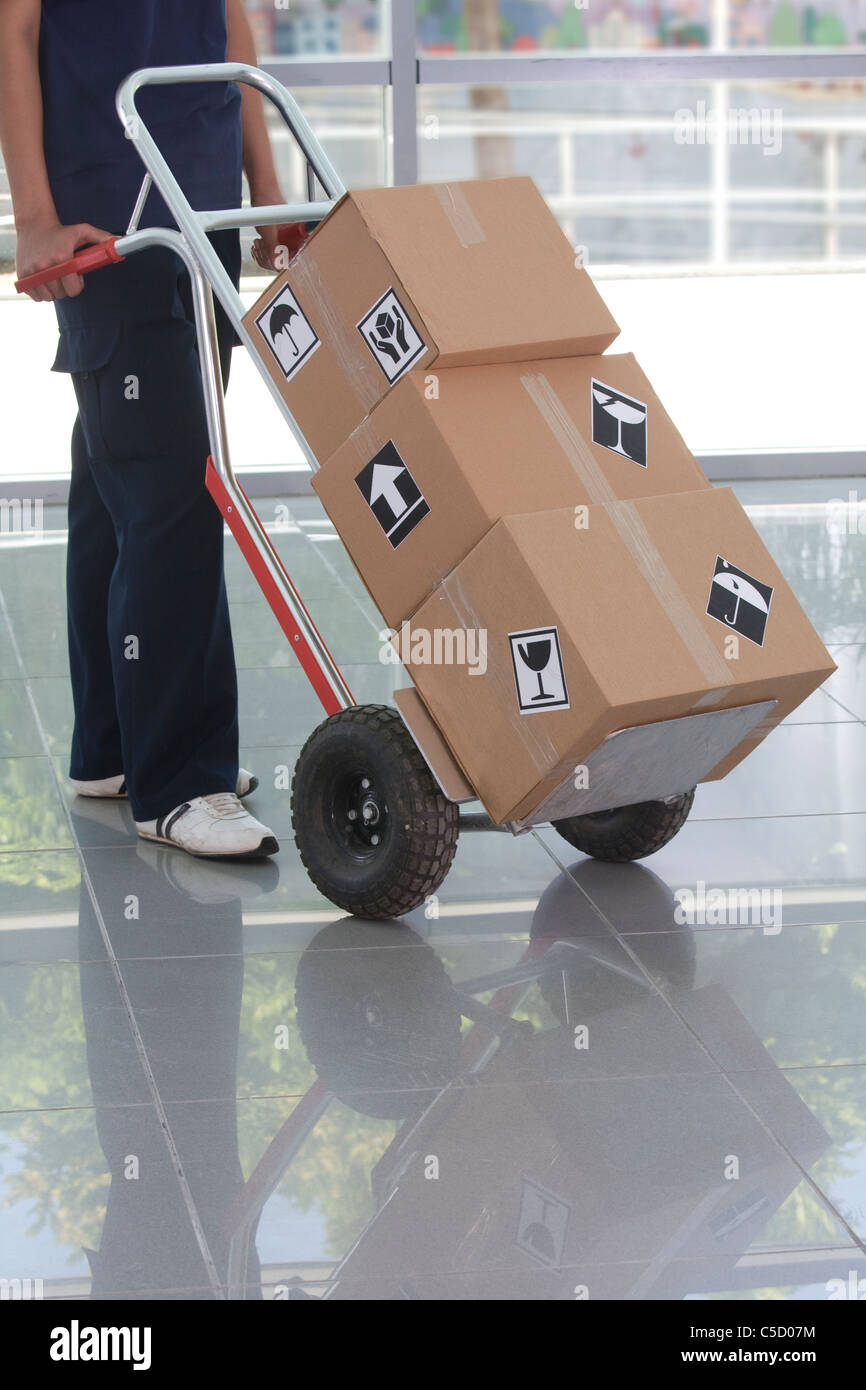 Delivering delivery hi-res stock photography and images - Alamy